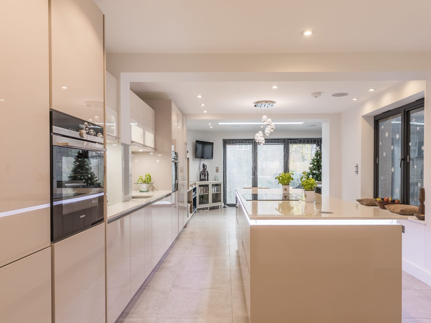 Kitchen Island Styles: The floating kitchen island effect - Kitchen Experts