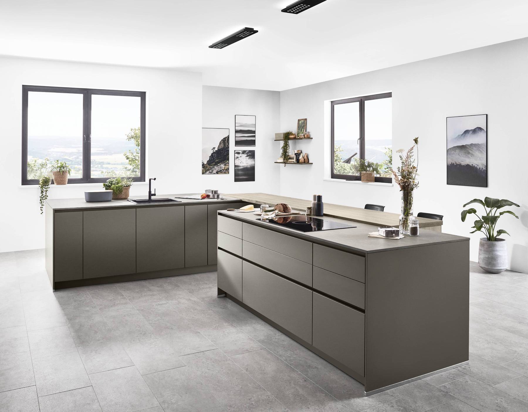 The Modern Appeal of Matt Kitchens - Kitchen Experts